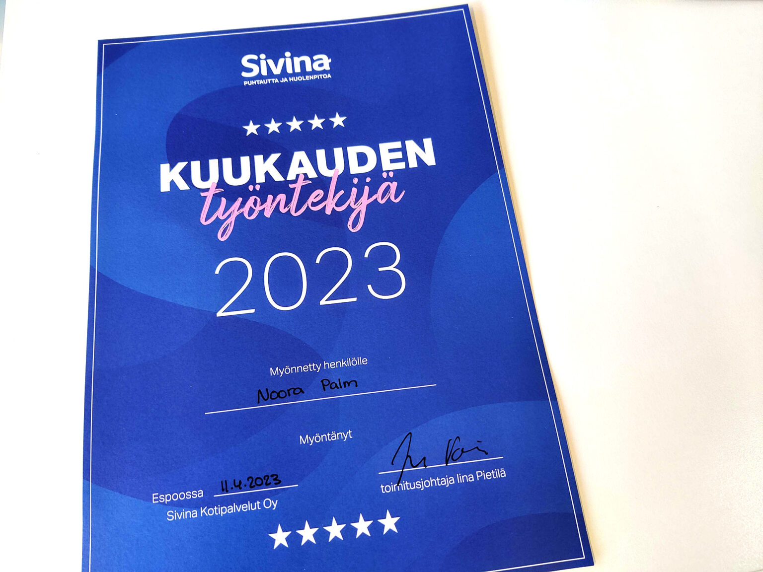 "Hyvä työilmapiiri ja mukavat työkaverit!" - Noora Palm